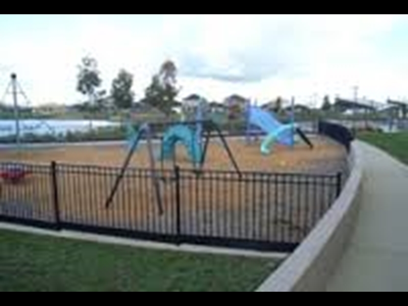 Lakeside Lake - Walking Maps